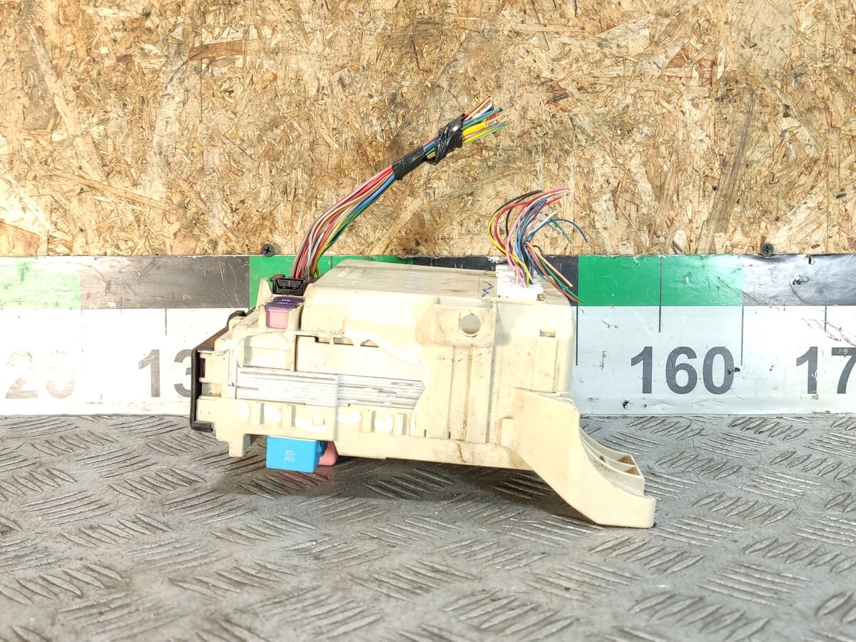 Блок предохранителей салонный TOYOTA Camry v40 8273033C00