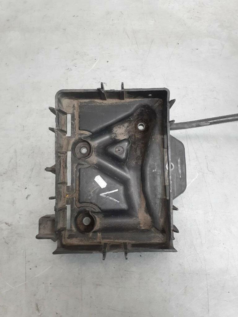 Полка аккумулятора SEAT Ibiza 3 рест. 2008 5ZQ915331