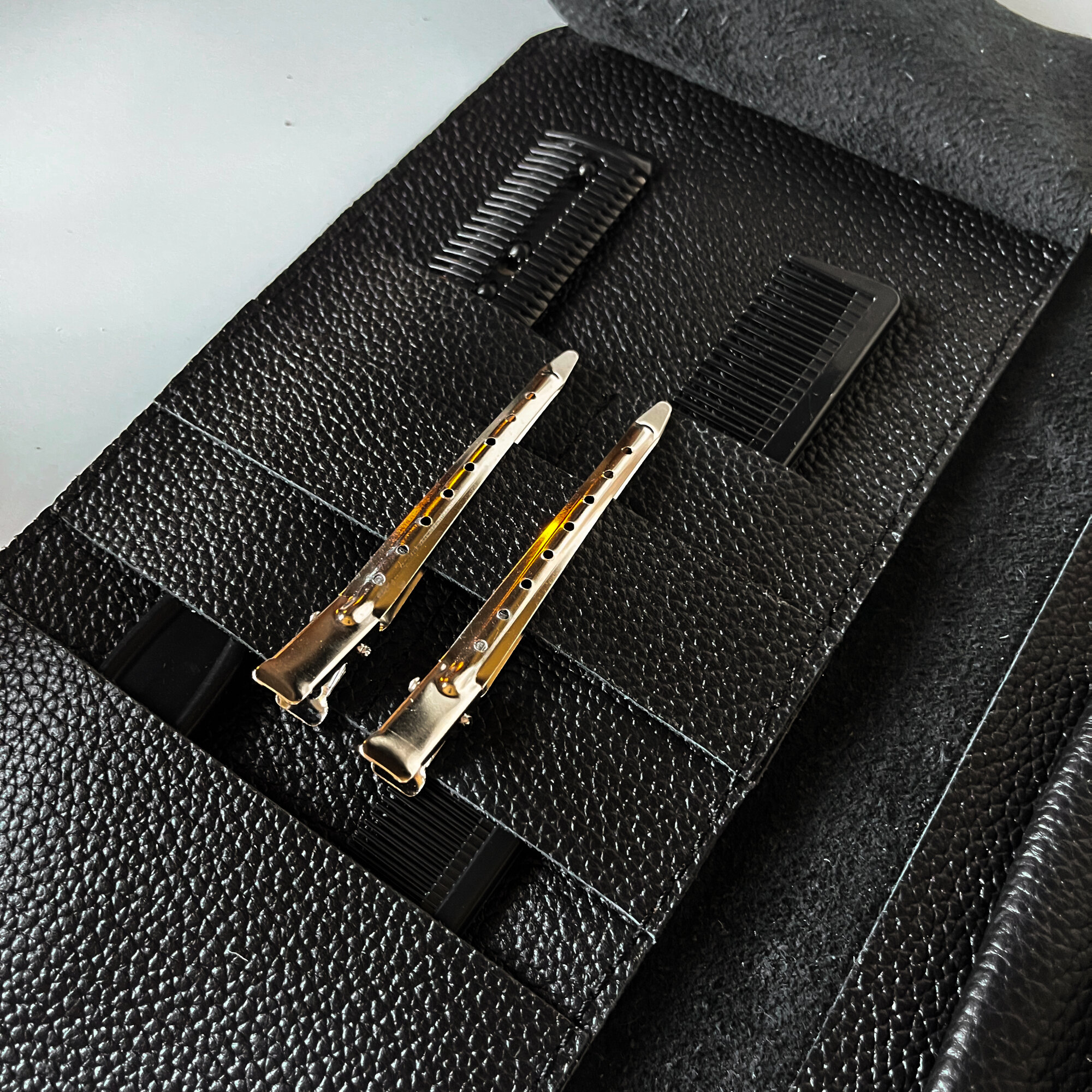 Чехол пенал для парикмахерских ножниц и расчесок