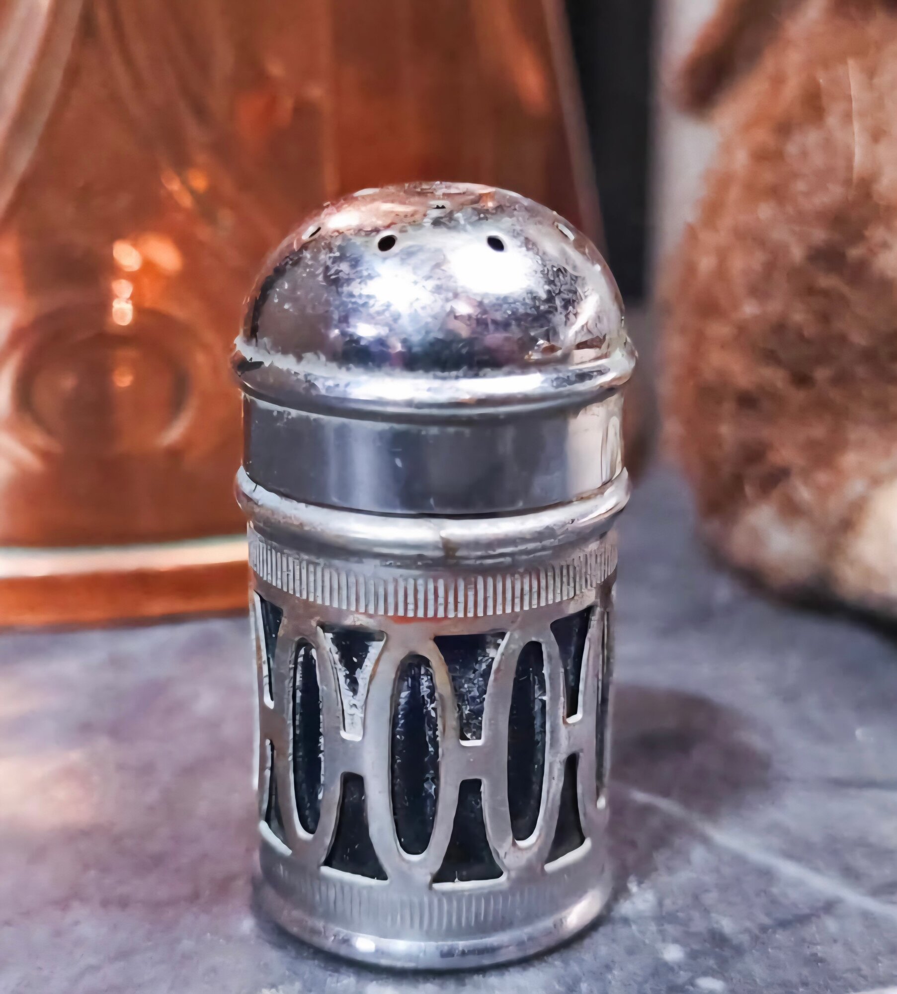 Старинная английская солонка