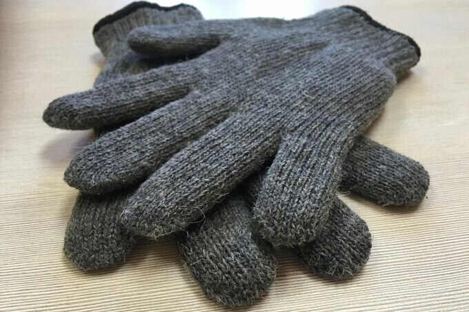 Перчатки двойные черные полушерстяные 80-85 гр. Теплые