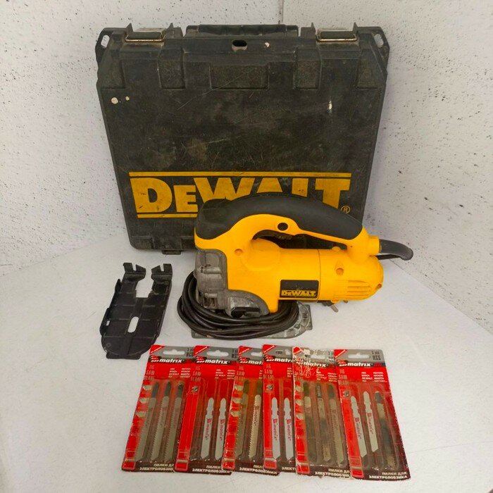 Лобзик DeWALT DW331K