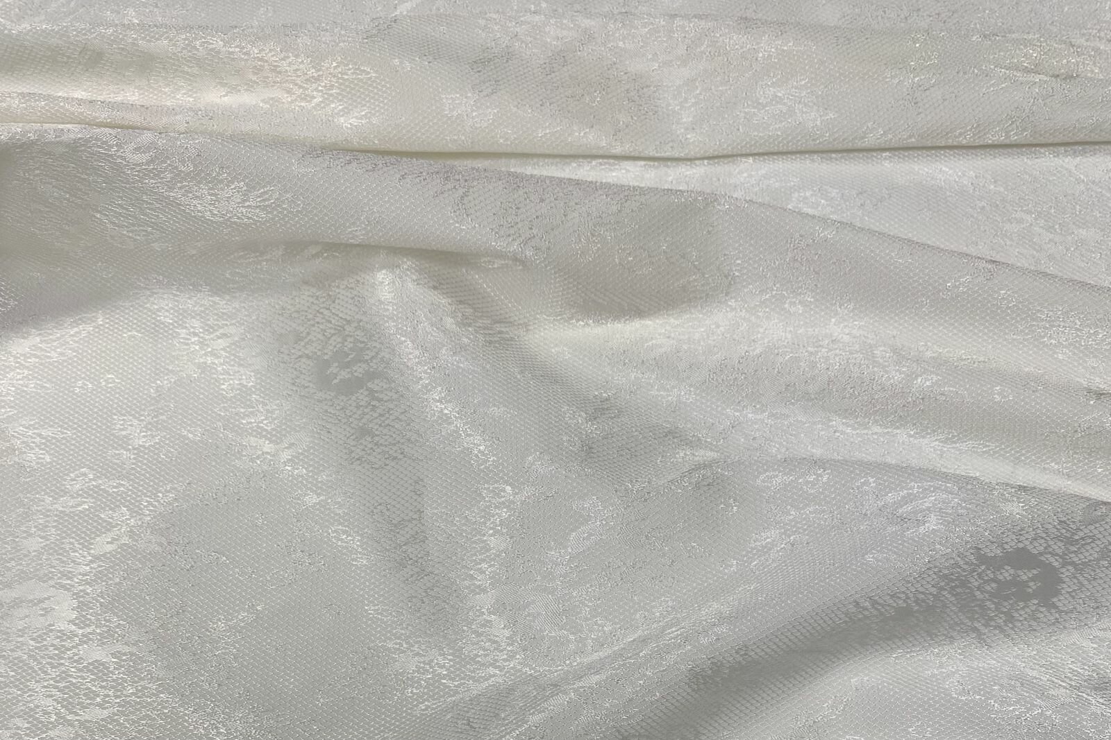 Ткань Атлас жаккард молочно-белый с растительным узором, ш126см, 0,5 м