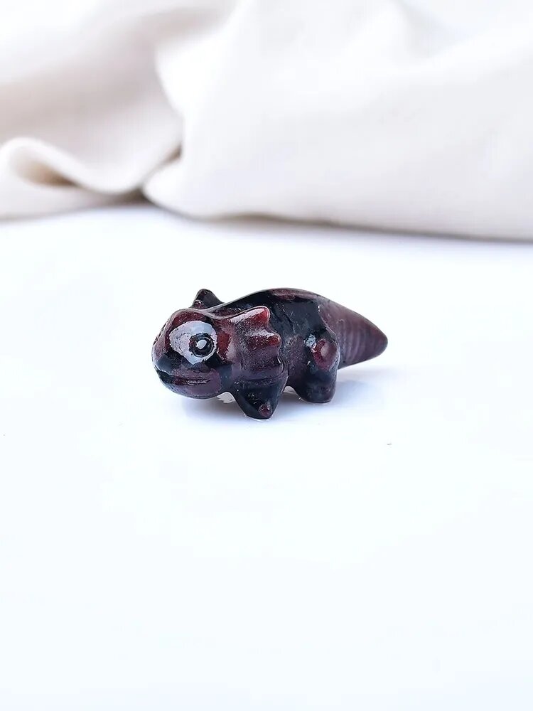 Шестиугольная статуя динозавра из натурального камня Гранат" (1шт)