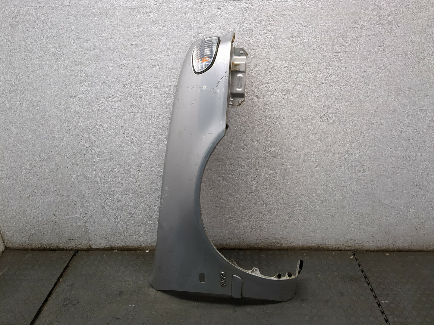 Крыло правое переднее Toyota Corolla E11 Б/У