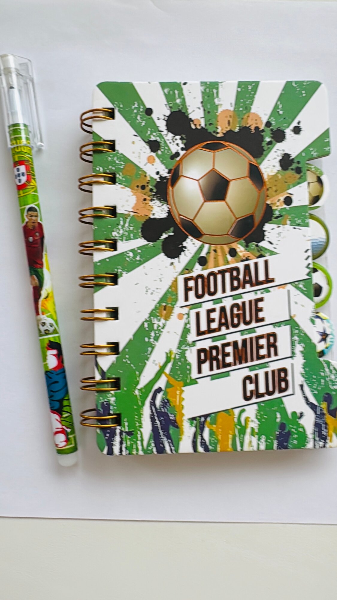 Набор подарочный, блокнот "Футбол", на кольцах с закладками + подарок ручка