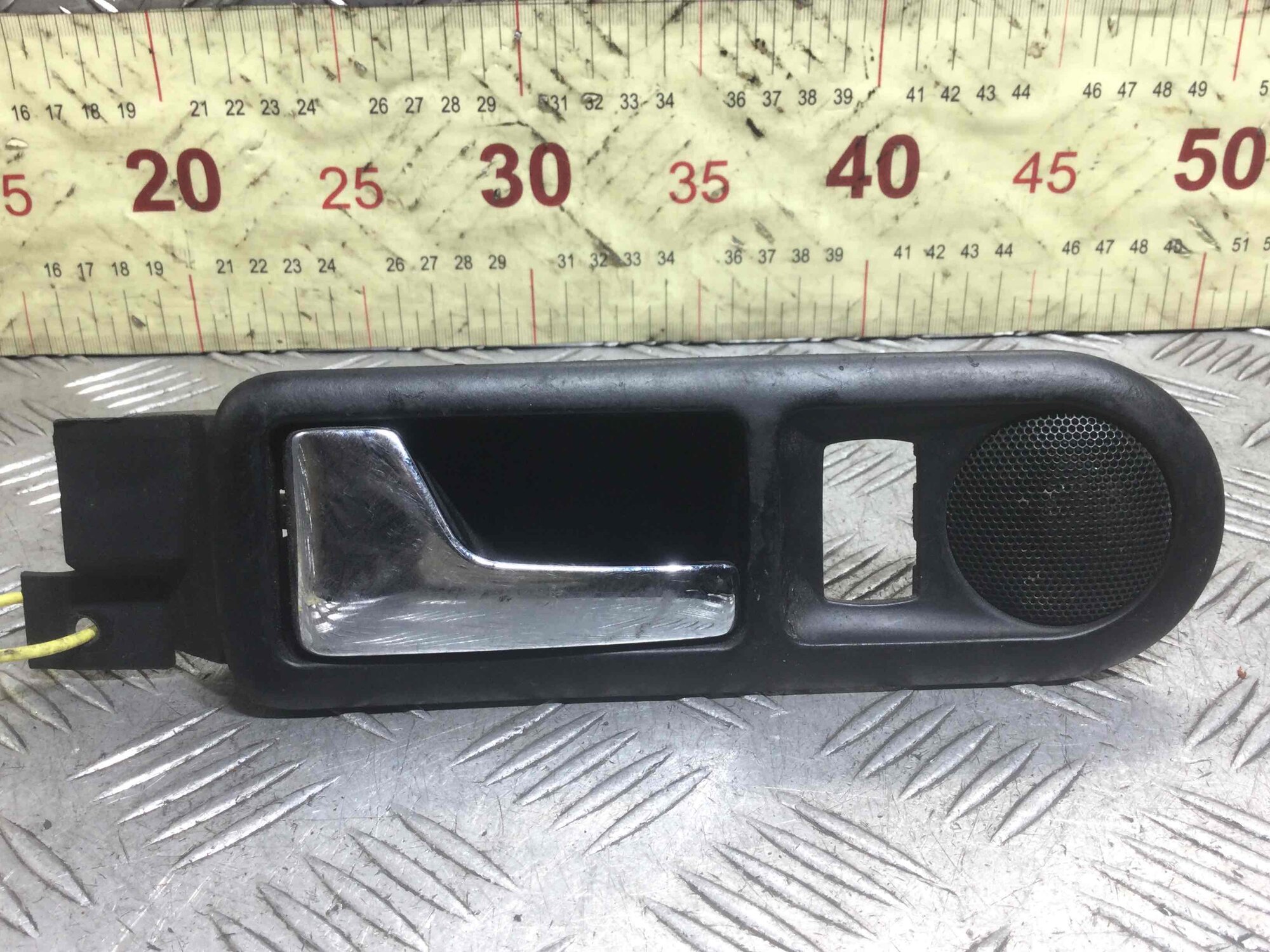 Б/У Ручка внутренняя задняя левая Volkswagen Passat B5 (1996-2000) 2000 г.