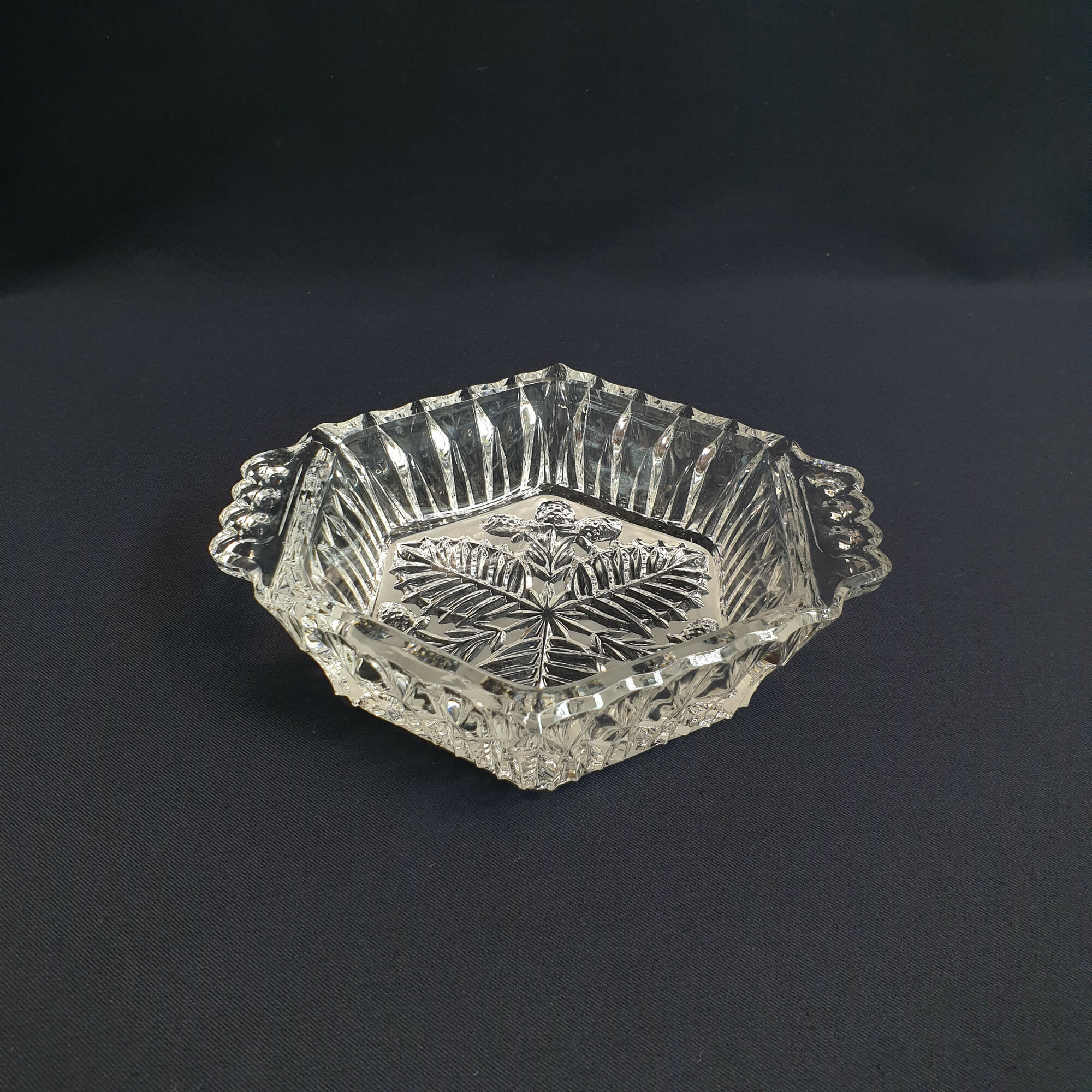 Салатник Земляничка Бахметевский з-д, хрусталь 18х16 см, винтаж СССР