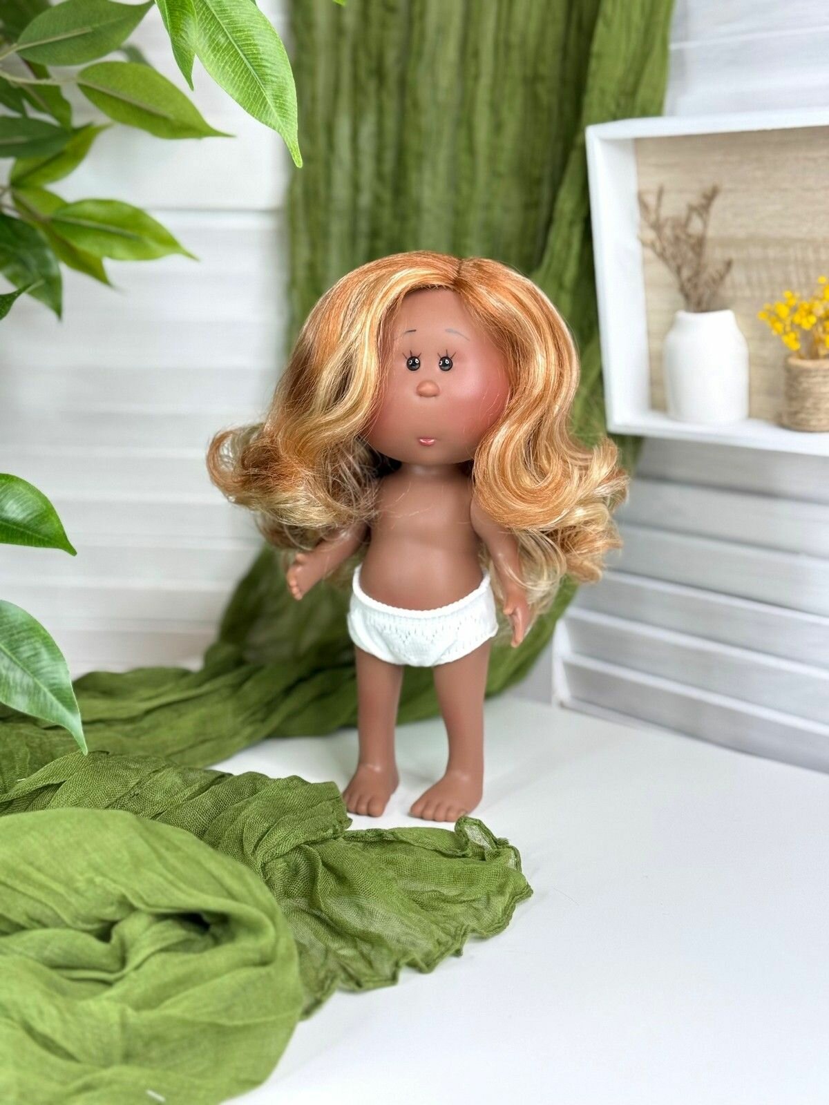 Кукла Nines виниловая 23см Little Mia без одежды (3199WN7)