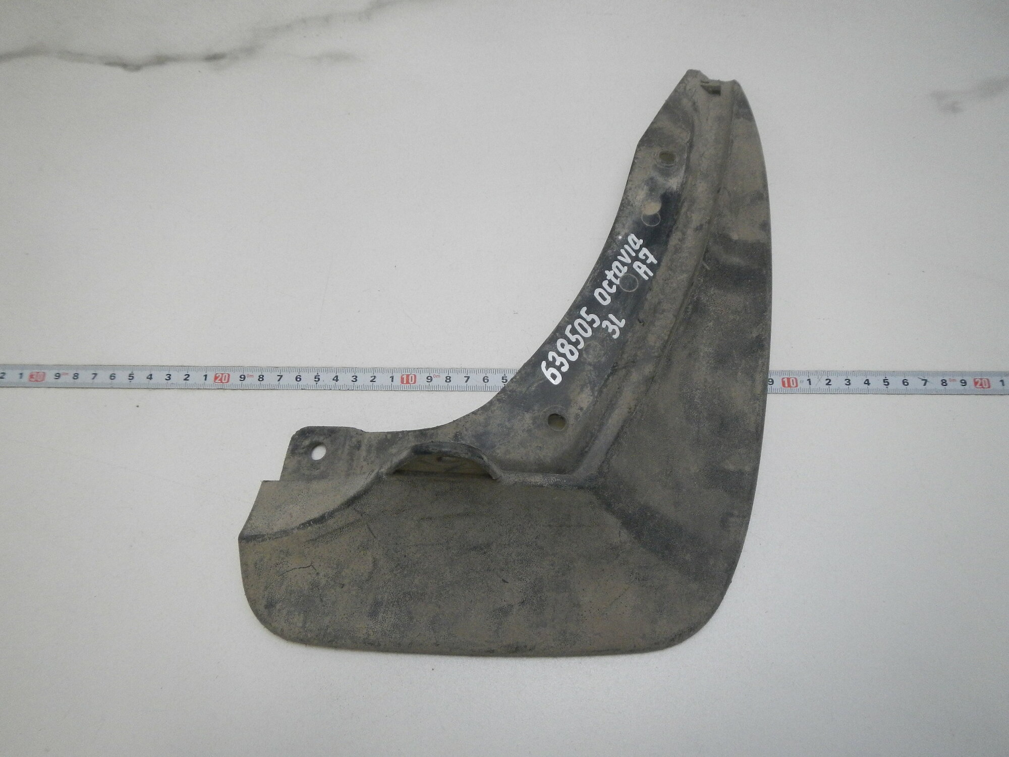 Б/У Брызговик задний левый, Skoda (Шкода)-OCTAVIA A7 (13-) SKODA OCTAVIA A7 (13-) Задиры. 638505 VAG арт. 5E0075101A