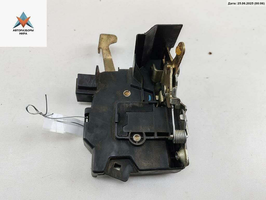 Замок двери передней правой BMW 5 E34 1989 8104782