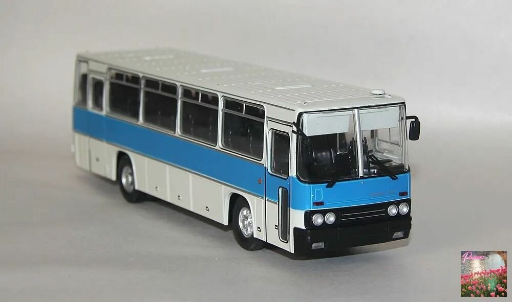 Модель коллекционная автобуса Икарус-256. Наши автобусы №31. 1:43.