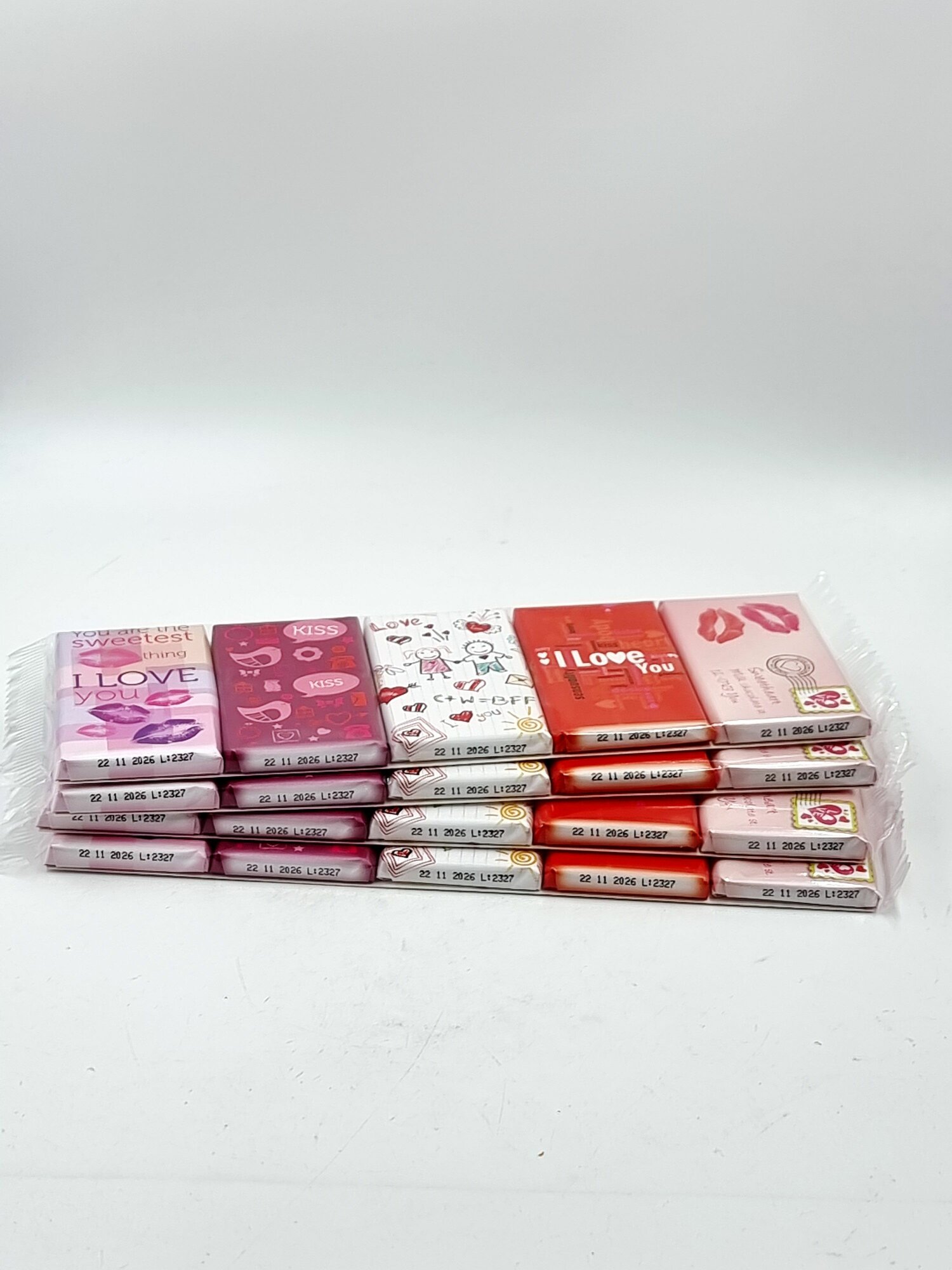 Набор молочного шоколада Maitre Truffout "I love you" 4 уп. (в 1 упаковке 5 шоколадок по 15 г)