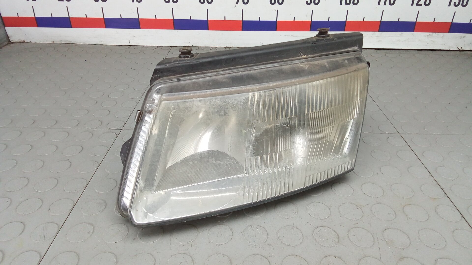 Фара левая VOLKSWAGEN PASSAT B5