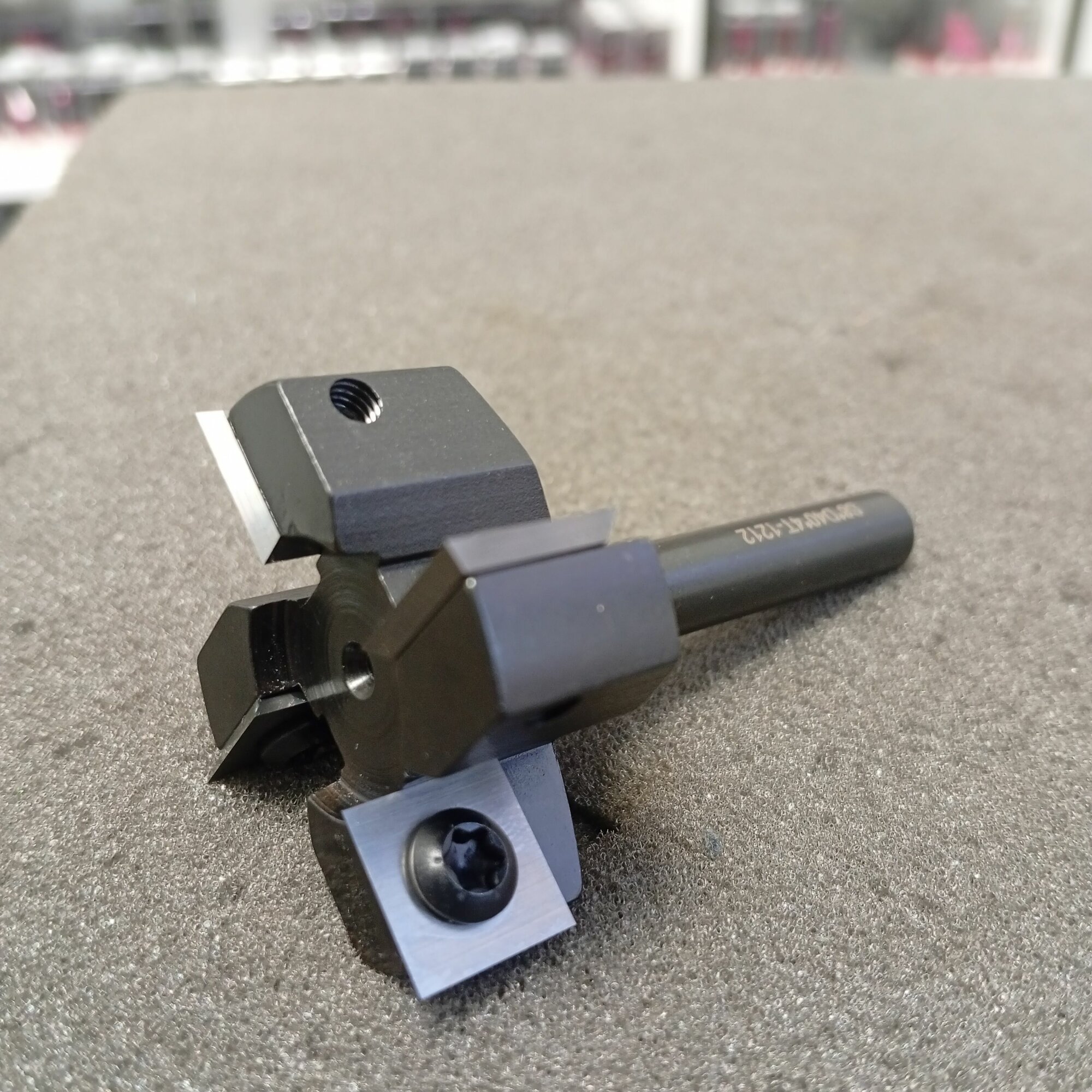 Фреза для слэбов с 4 ножами 8 мм хвостовиком D 40 x12 x Z4( ножи 12x12x1.5)