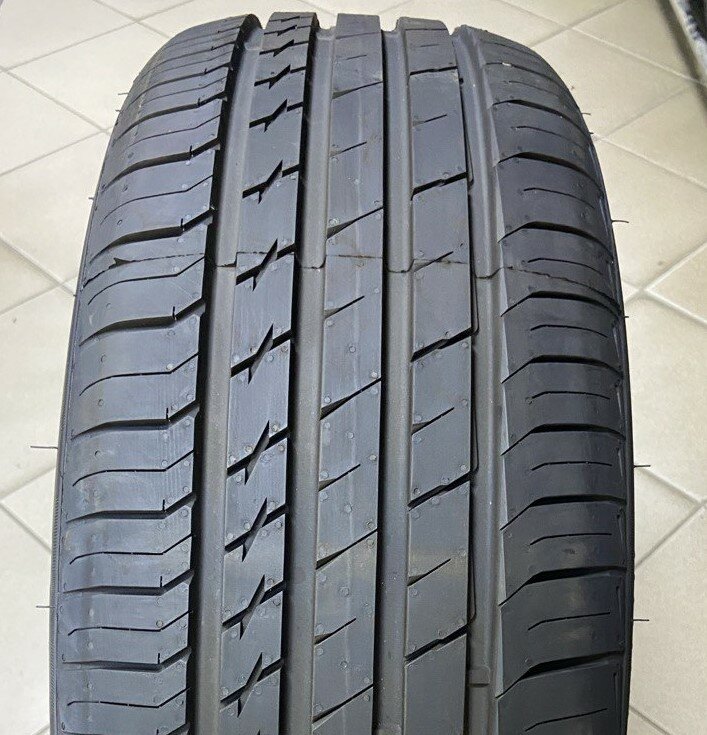 R-17 225/50 Sailun Atrezzo Elite 94V