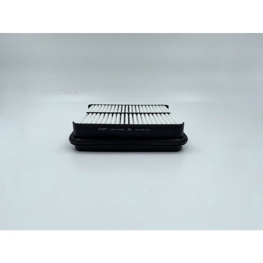 Фильтр воздушный SUZUKI Grand Vitara 1.6-2.5 98- Vitara I II 94- BIG FILTER GB9788