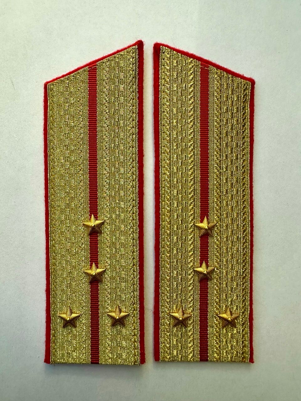 Погоны Общевойсковые парадные Капитан Скос картон цвет золотой