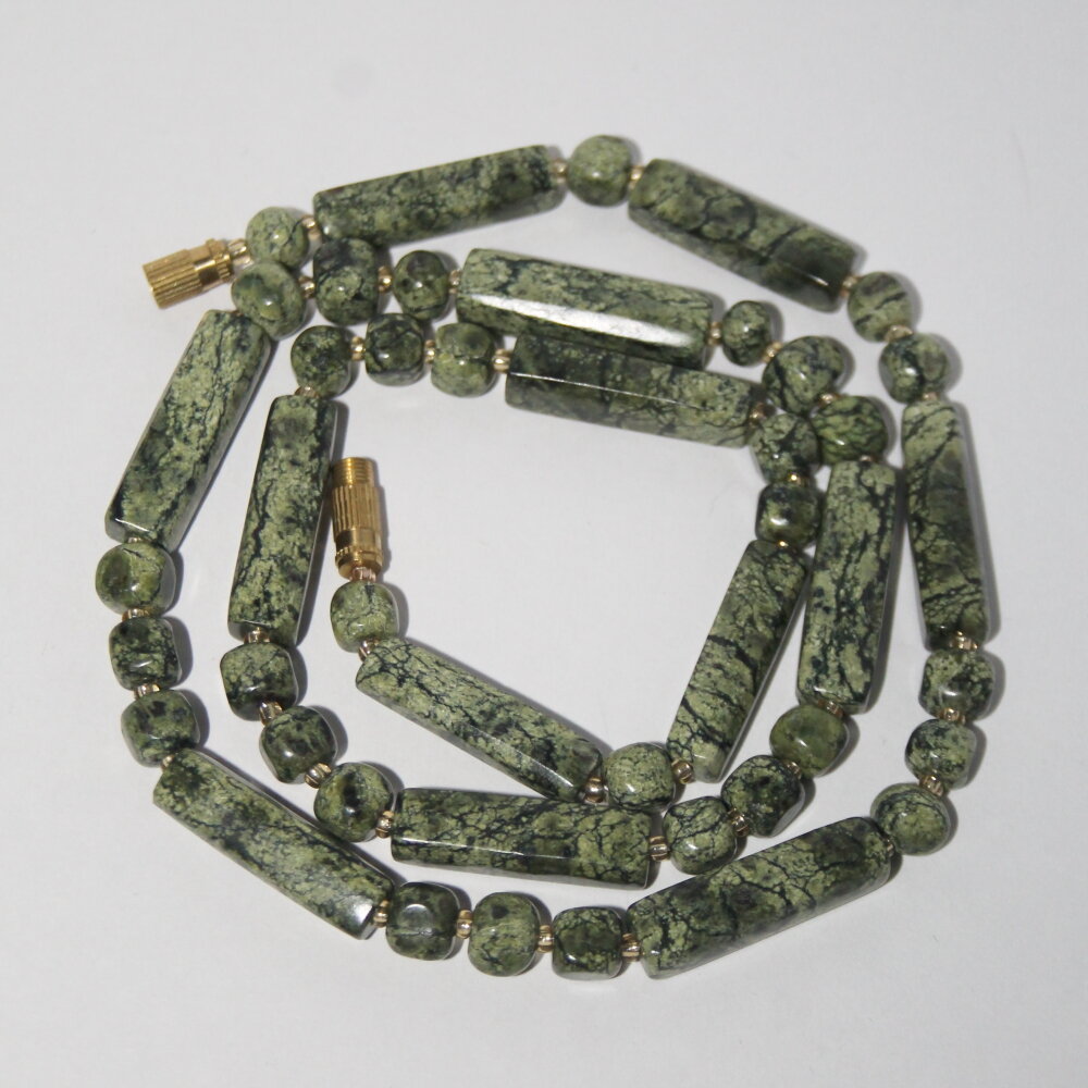 Колье, змеевик