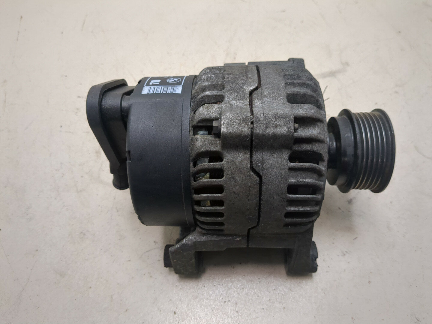 Генератор BMW 3 E36 Б/У