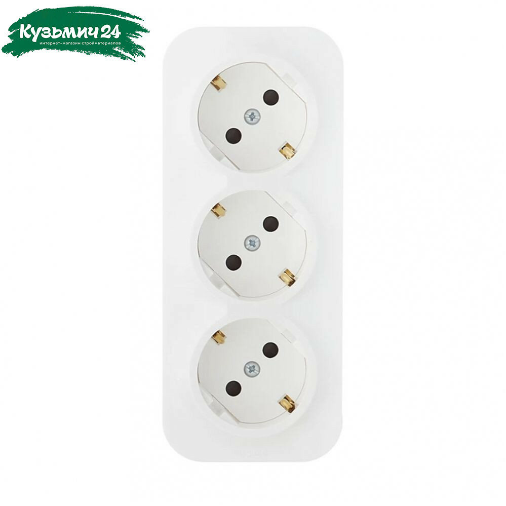 Розетка 3-местная Legrand Quteo 782238 с заземлением, накладная, белая