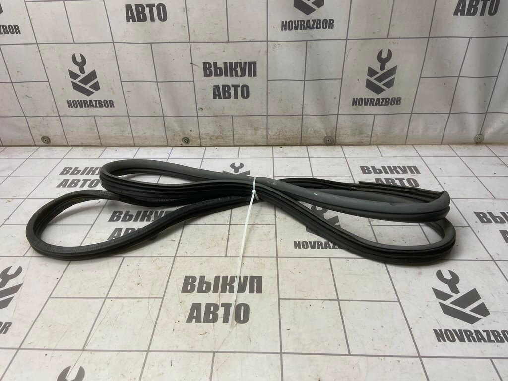 Уплотнитель двери Toyota Estima Lucida Previa 1996-2000