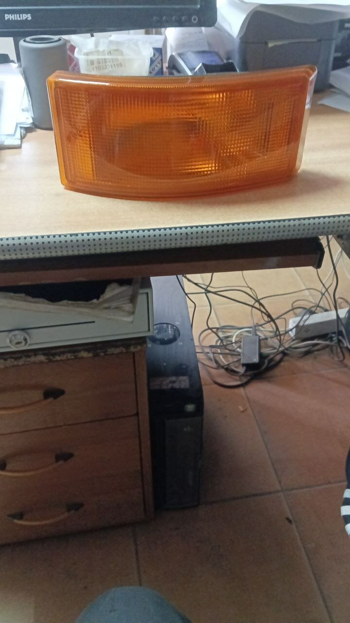 Фонарь поворота МАН передний желтый S2000 270660/M521425()(())