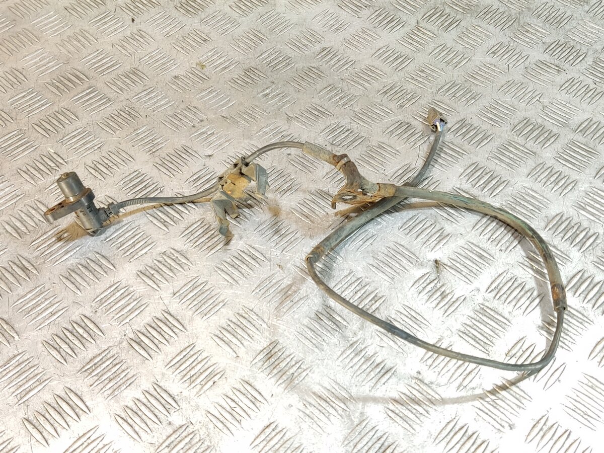Датчик ABS передний правый TOYOTA Camry v40 8954233070