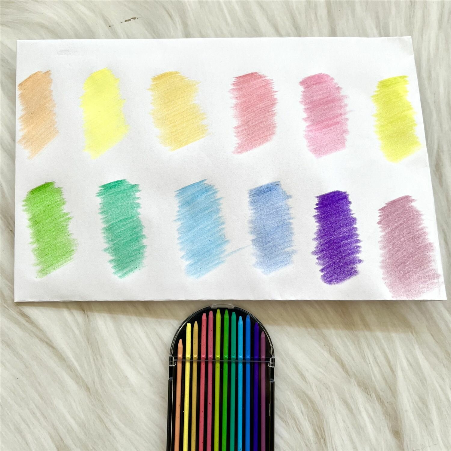 Uniklo Карандаш, твердость: HB (Твердо-мягкий), толщина: 2 мм, 1 шт.