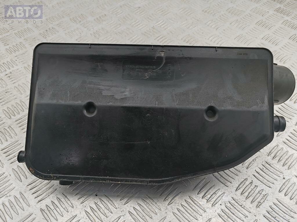Резонатор воздушного фильтра Audi 100 C4 (1991-1994)