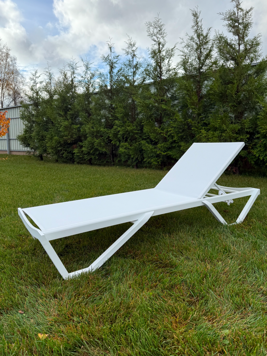Садовый шезлонг ENZO на алюминиевом каркасе с регулируемой спинкой, белый