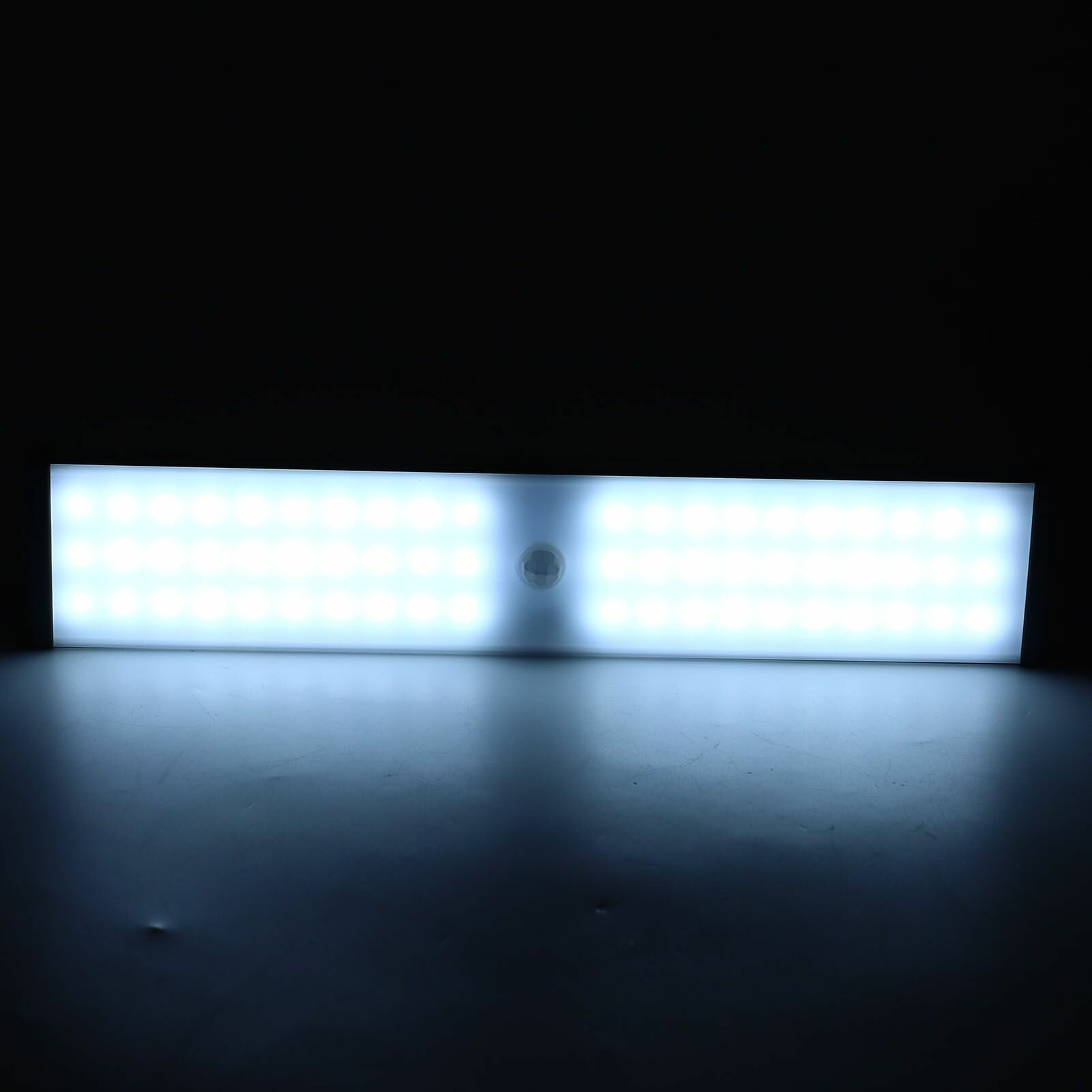 Светодиодный светильник с датчиком движения под шкафом, освещение в шкафу, USB-перезаряжаемая магнитная лампа на батарейках