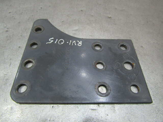 Кронштейн задней траверсы Renault T