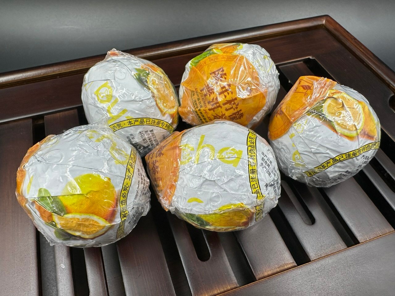 Новогодний набор: чай китайский шу пуэр в лимоне, 5 штук. Общий вес набора 75-80 грамм