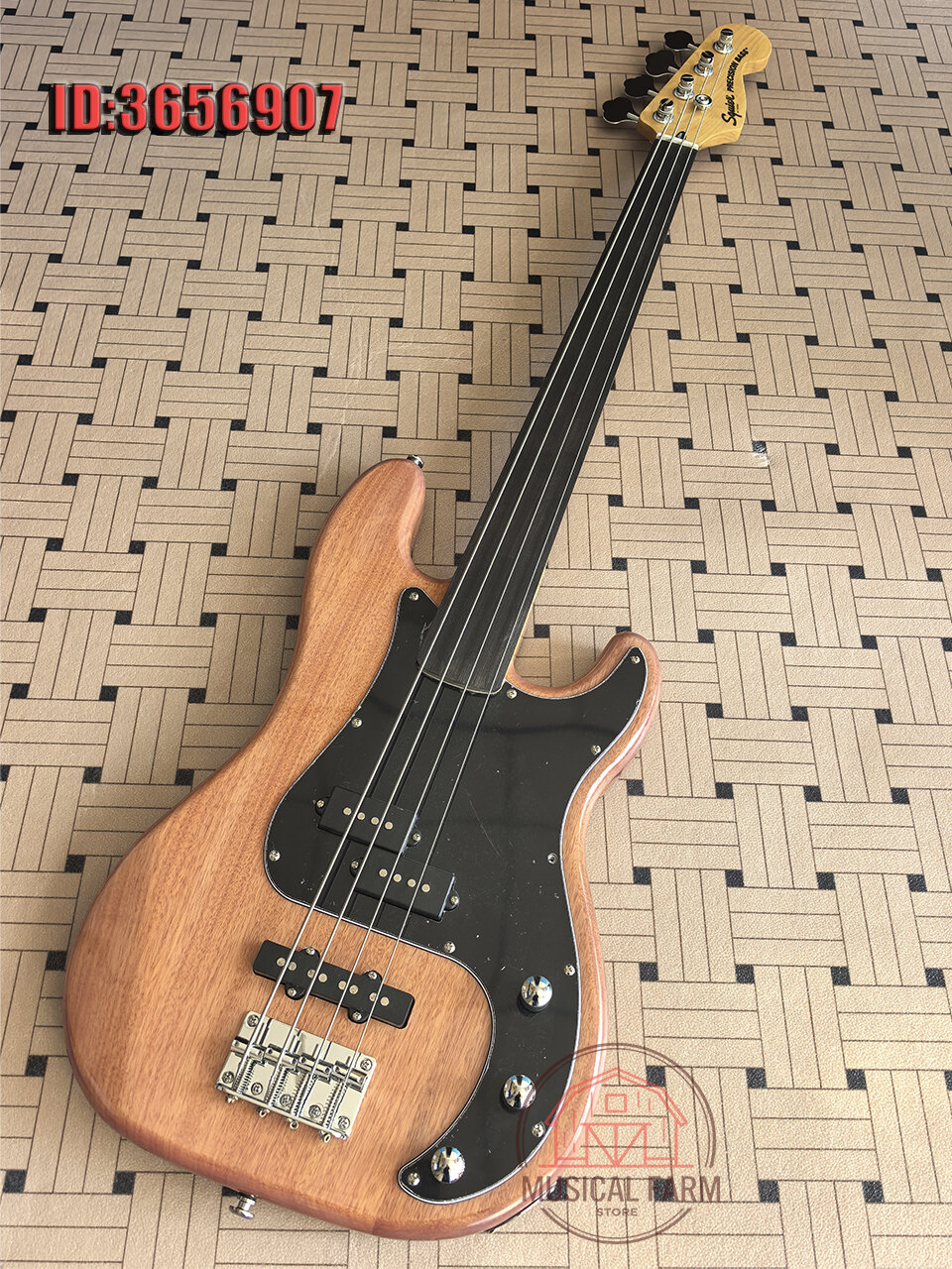 Бас Гитара Precision bass Безладовая, Натуральный цвет, Черный
