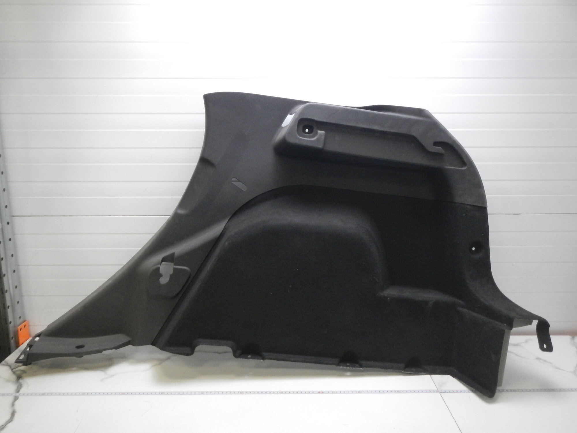 Б/У Обшивка багажника, Москвич (Moskvich)-3 (22-) Москвич 3 (22-) правая Сломано крепление, потертости, следы ремонта. 63...