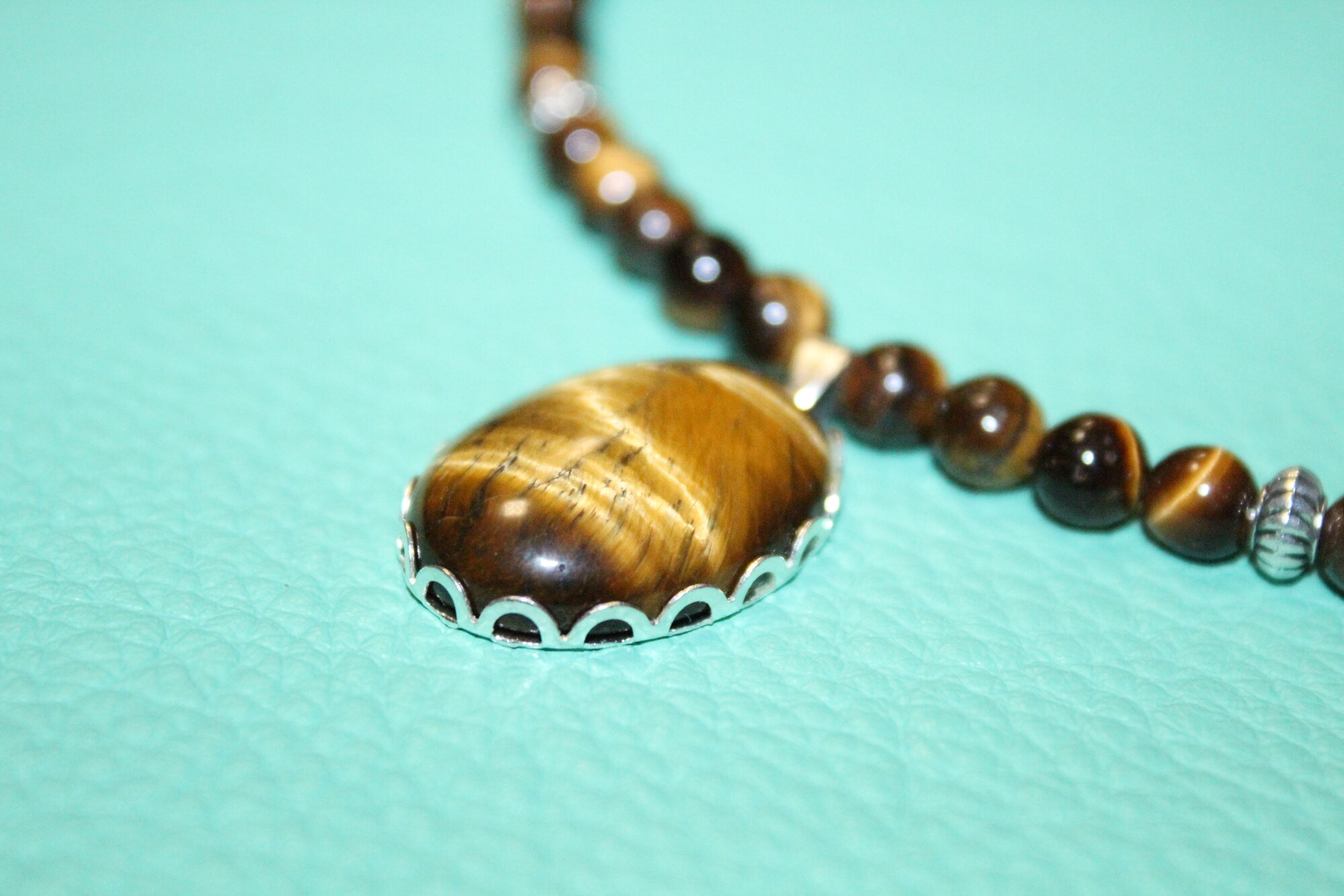 Комплект бижутерии: колье, тигровый глаз