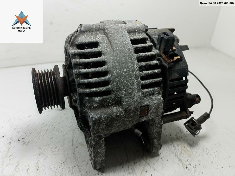 Генератор Volkswagen Golf 3 1994 037906