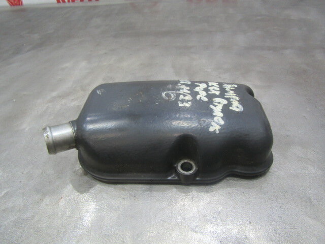 Крышка клапанная с подводом к патрубку двигателя DC13 Scania 6-series