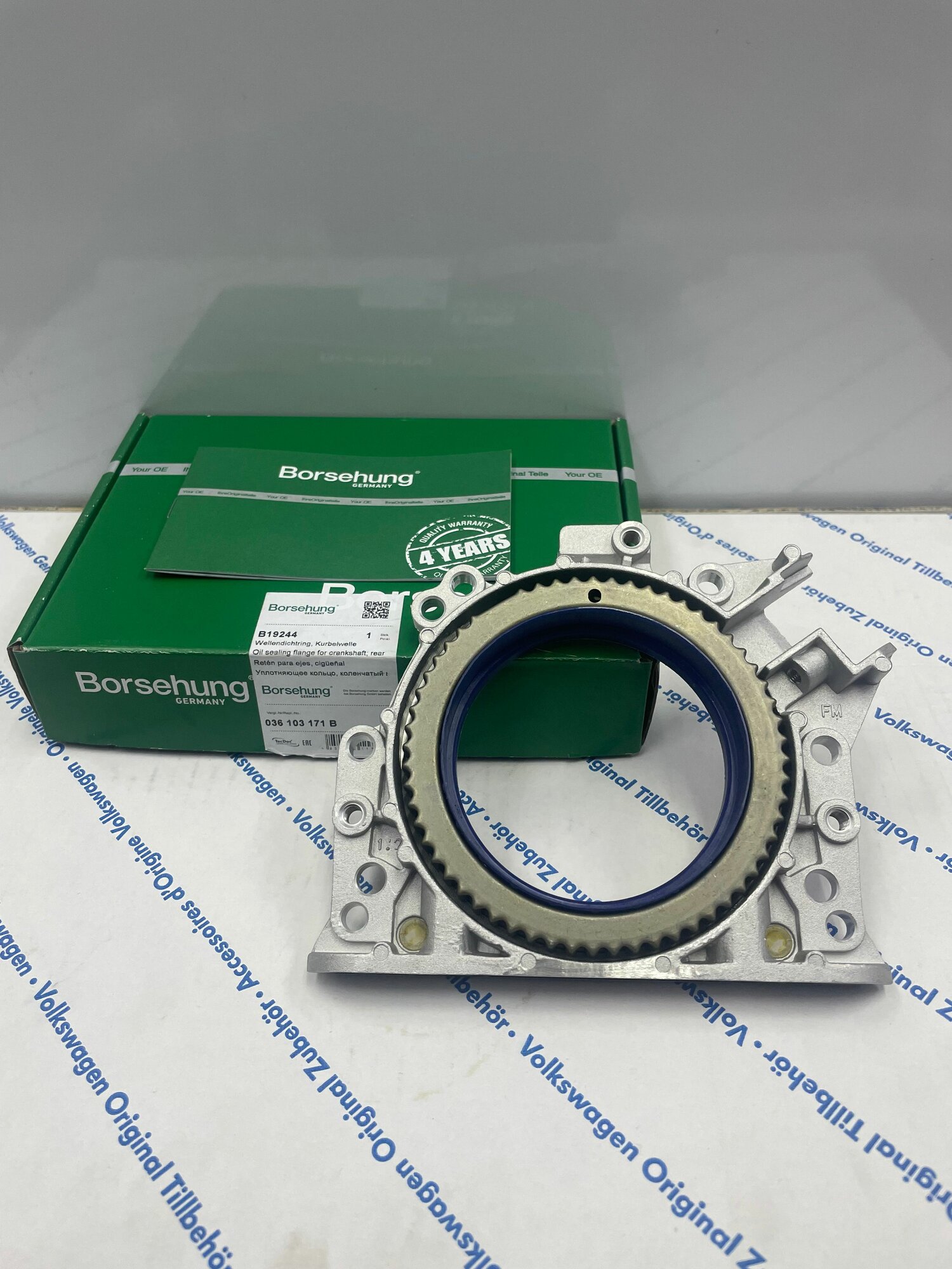 Borsehung B19244 Крышка коленвала задняя для VW JETTA (2006-2011)