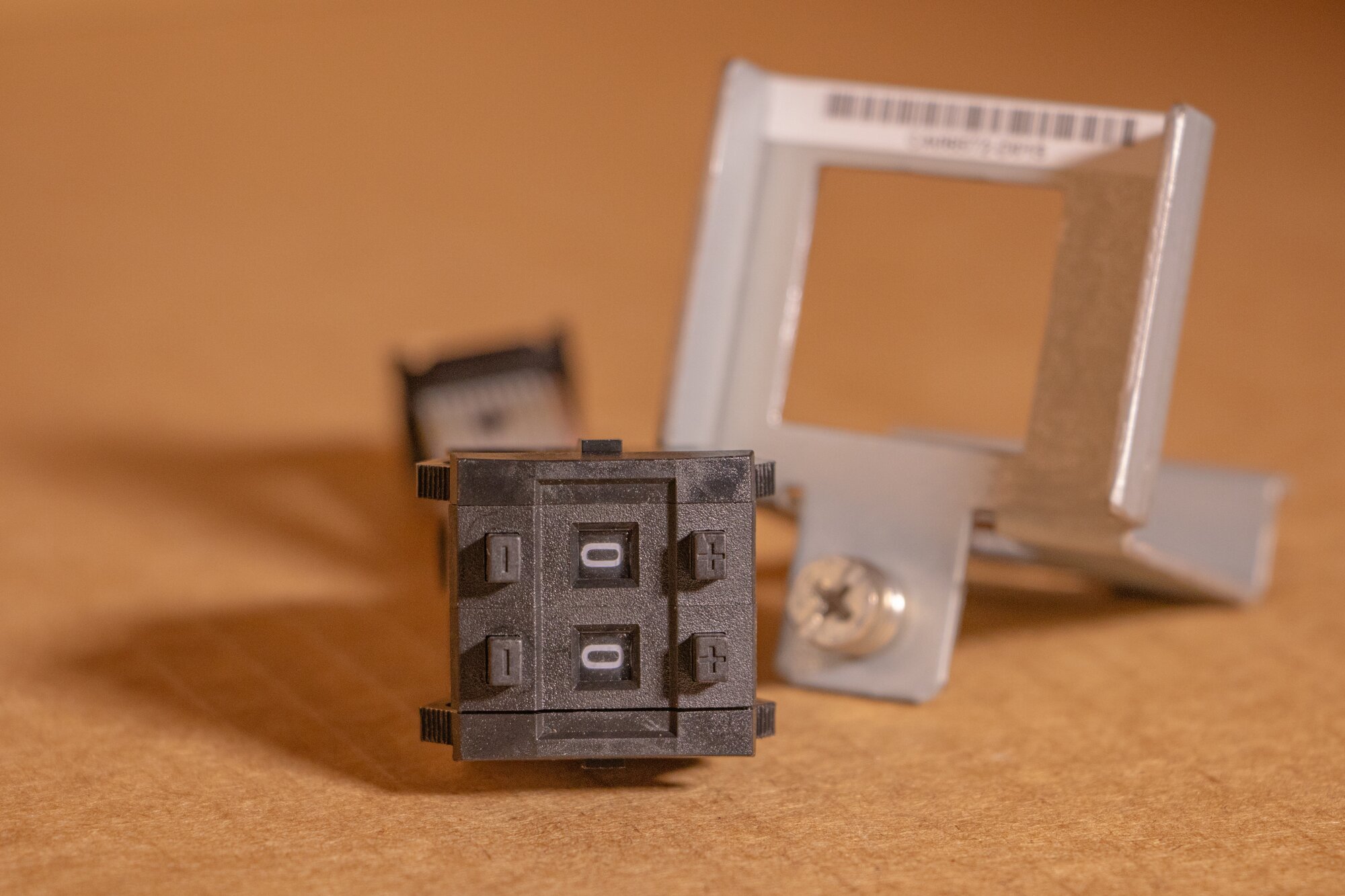 Переключатель OMRON 50A-25B-2CH, с регулировкой, с нажимной ручкой