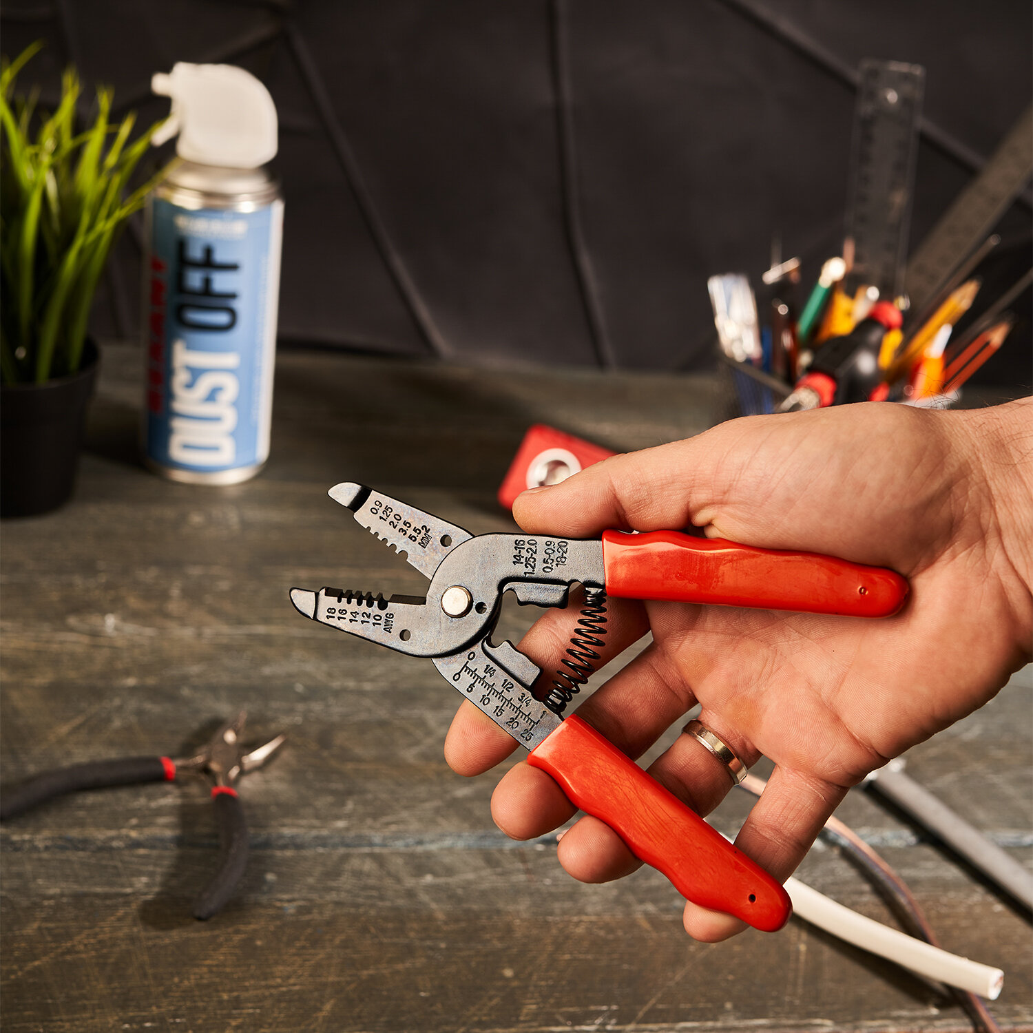 Инструмент HT-1041 для зачистки кабеля 0,9-6,0мм² REXANT, 18 см