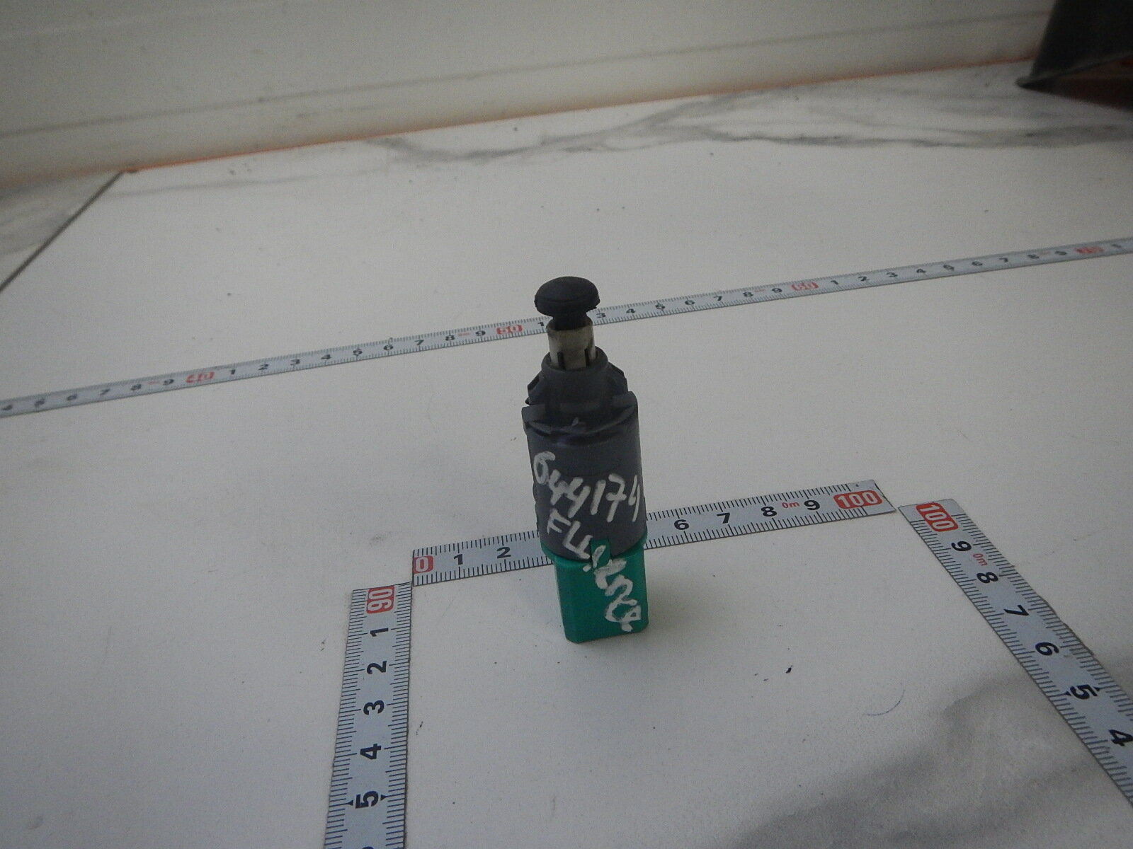 Б/У Датчик, Renault (Рено)-FLUENCE (10-) RENAULT FLUENCE (10-) Педали сцепления Без видимых повреждений. 644174 RENAULT а...