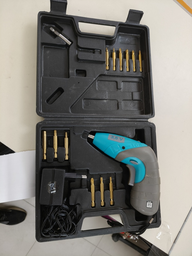 Отвертка электрическая Black&Decker BDCSFS30C