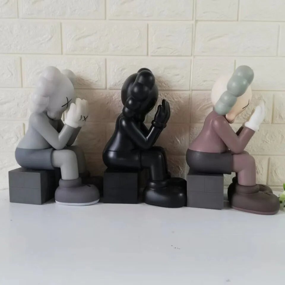 Статуэтка Kaws, розовая, 11x4.5 см - Декоративная фигурка для интерьера и подарка — фото 1