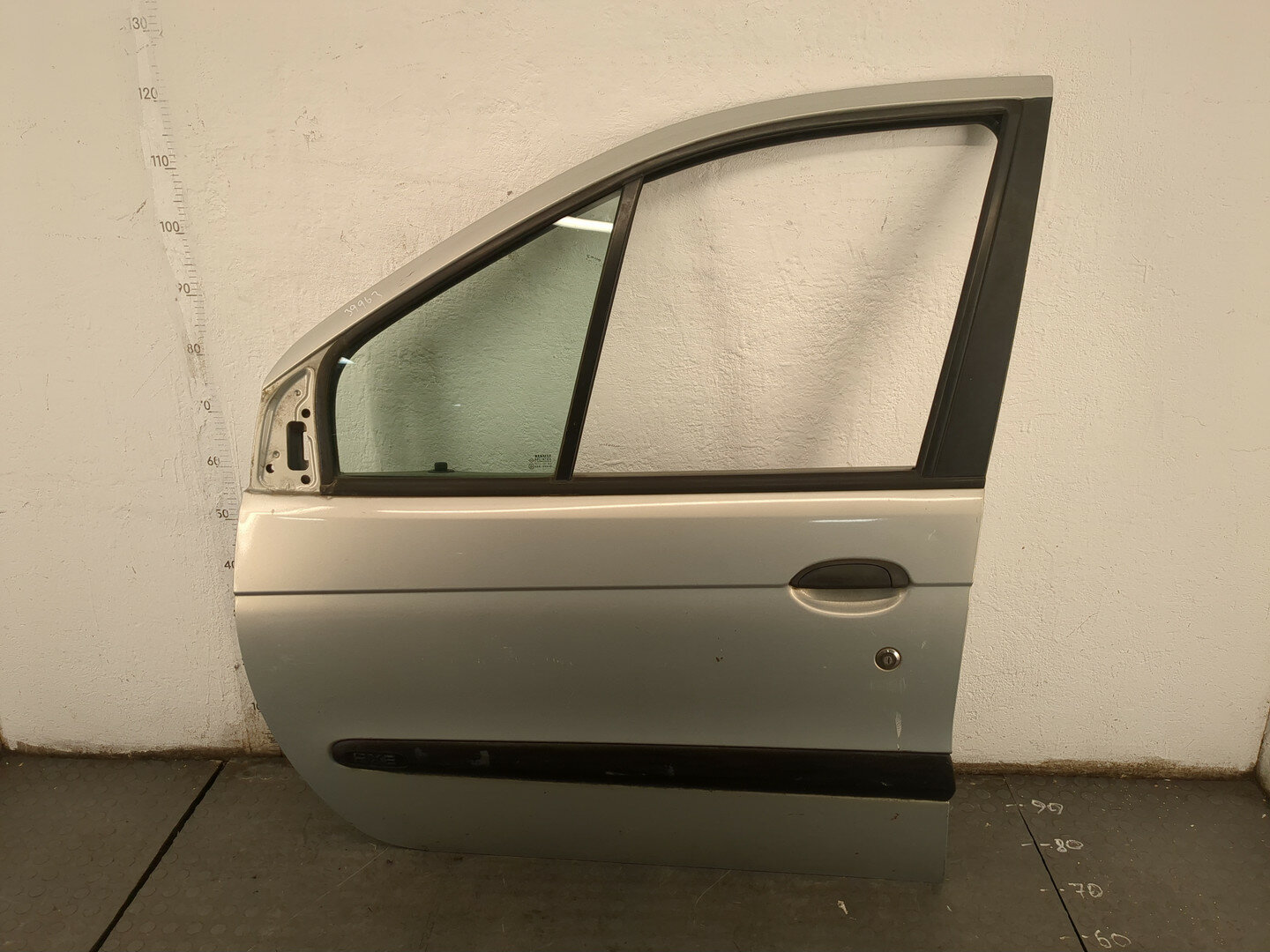 Дверь боковая (легковая) левая передняя Renault Scenic Б/У