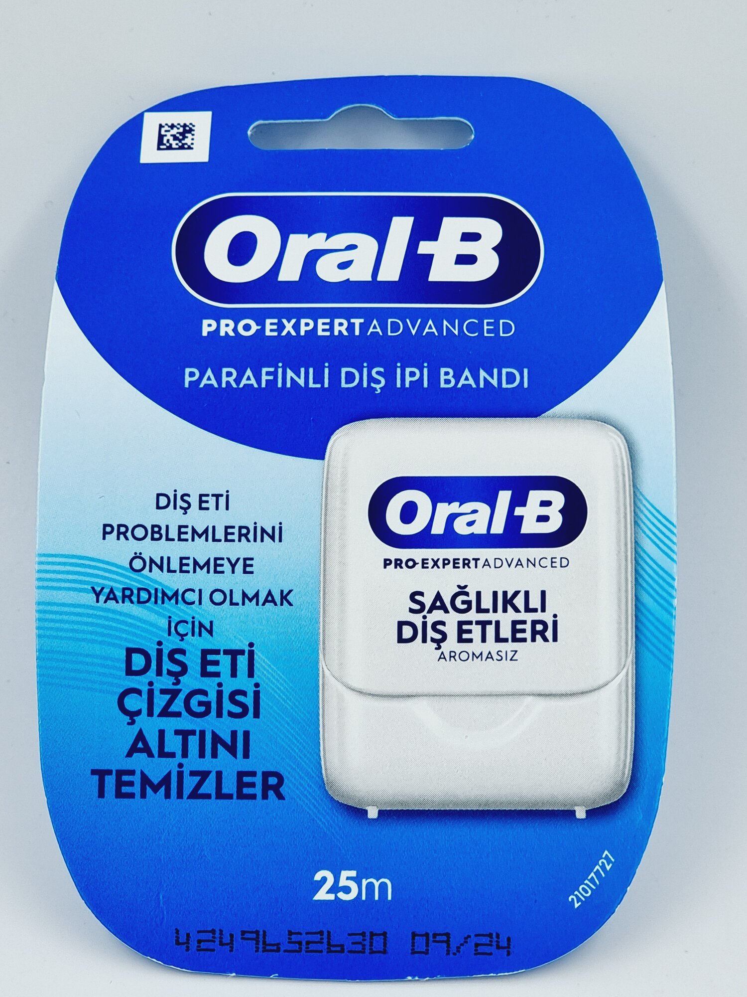 Зубная нить Oral-B Pro Expert Parafin парафиновая, 25 м (США)
