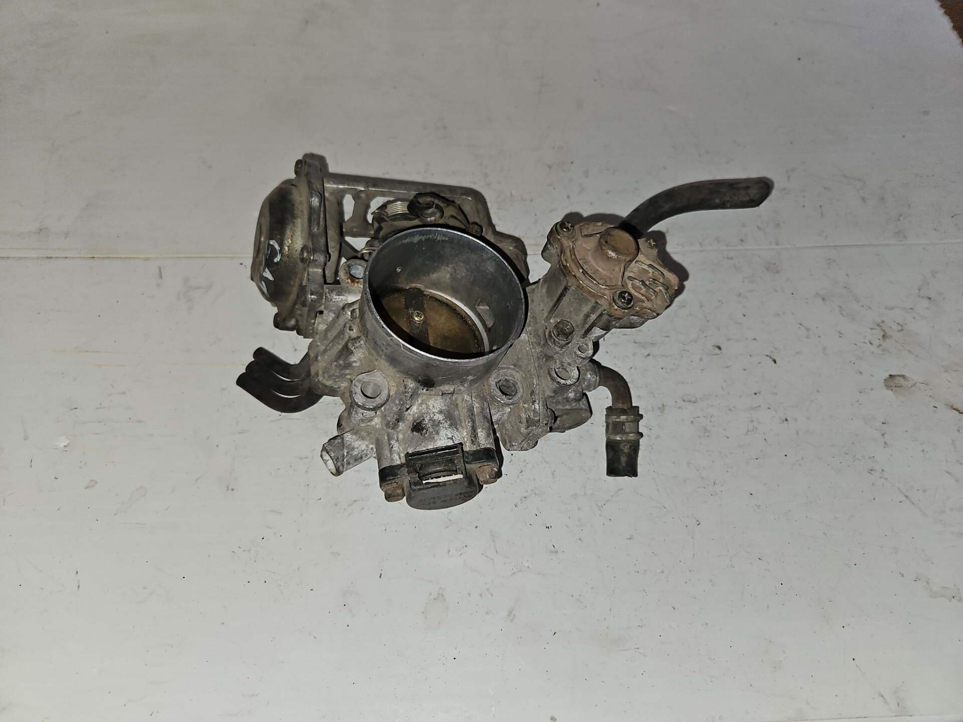 Дроссельная заслонка Nissan Sunny N13 (1986 - 1991)