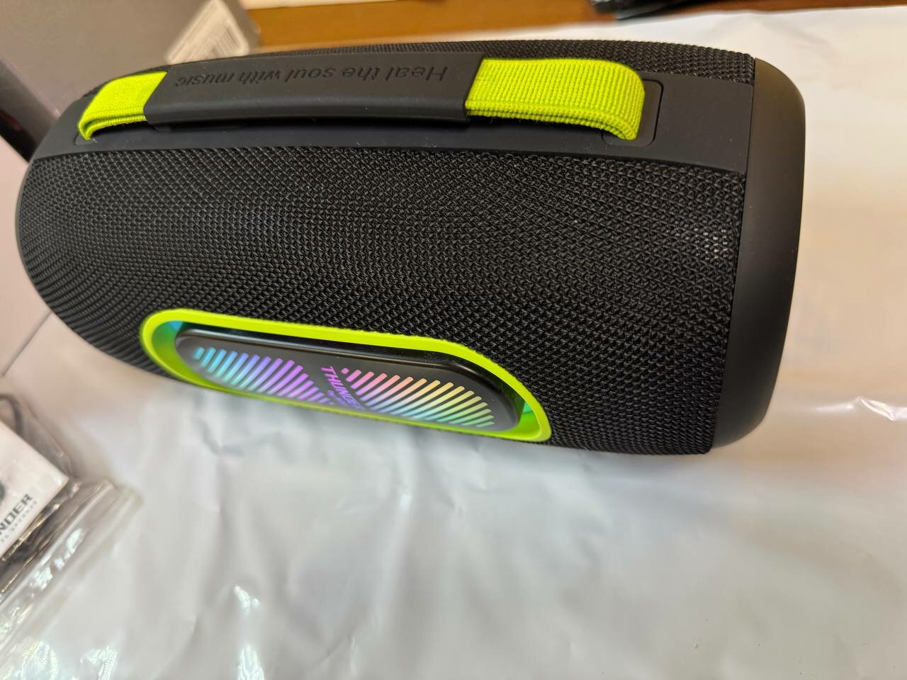 Беспроводная колонка WiWU Thunder Wireless Portable Speaker H7 Черная