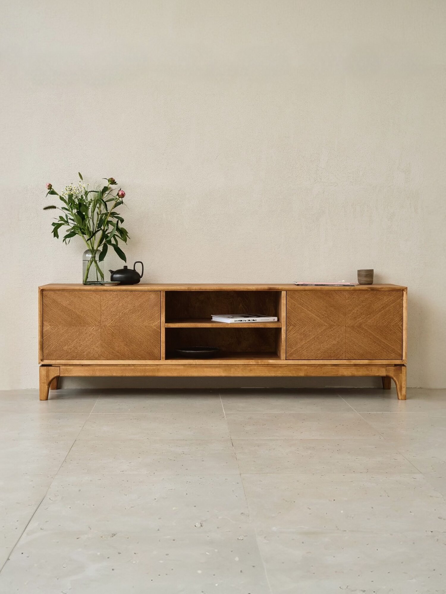 Тумба под телевизор из массива дерева Uno 160 см, напольная, Равновесие